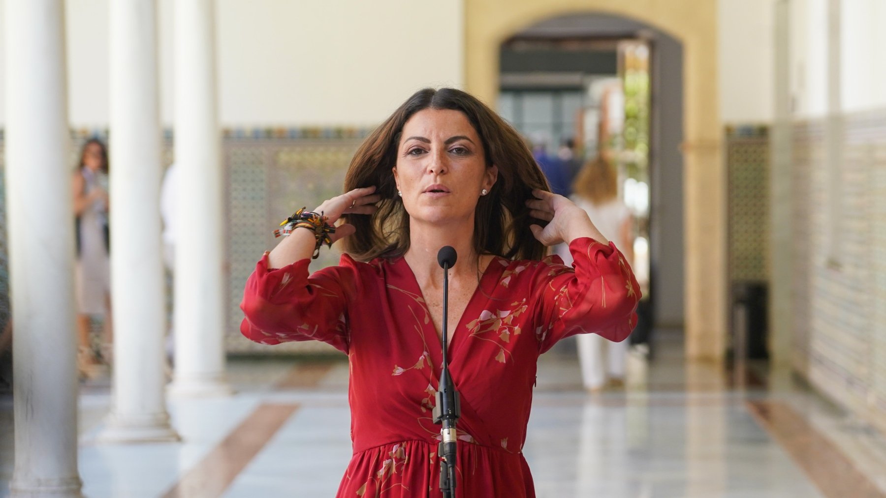 Macarena Olona vuelve a Sevilla para dar una conferencia junto a Mario ...